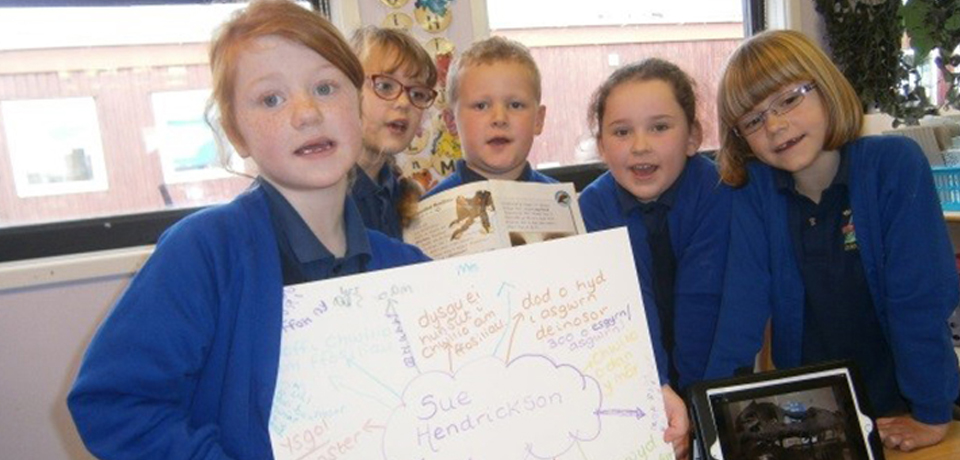 Ysgol ID Hooson | Rhosllanerchrugog, Wrecsam