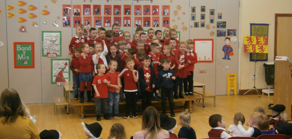 Ysgol ID Hooson | Rhosllanerchrugog, Wrecsam